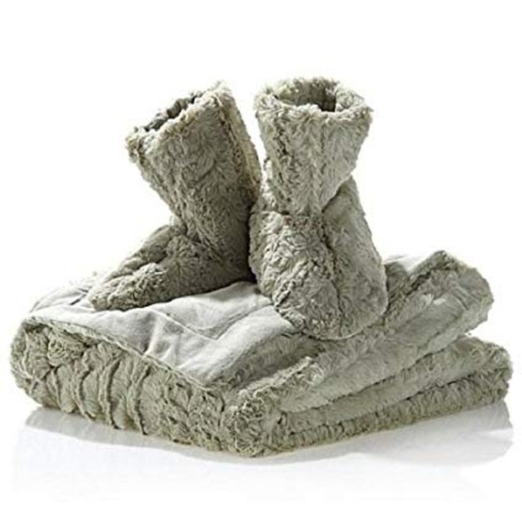 Bedding | Concierge Collection Faux Fur Throw And Booties | Poshmark